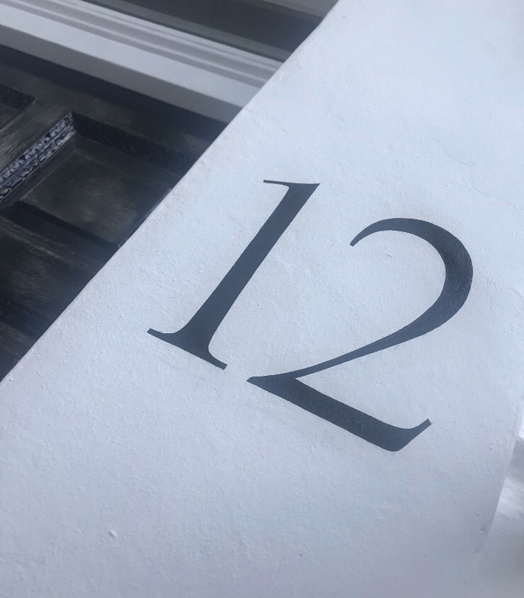 Modern Traditional sign writer. House numbers glass gilded. Sign ...
