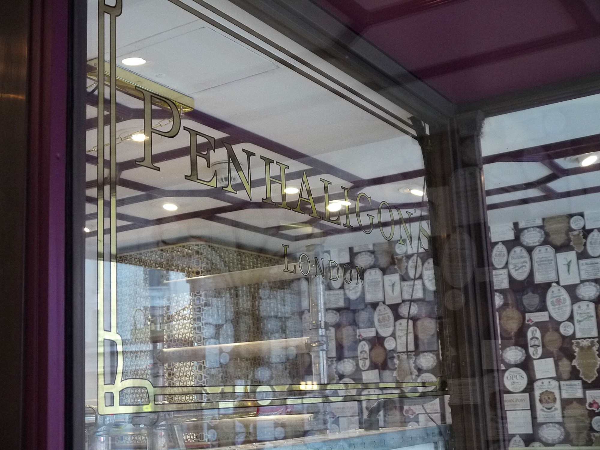 Flamboyant Flagship London Sign Writing: Beauty of Pure Gold Shop Signs ...