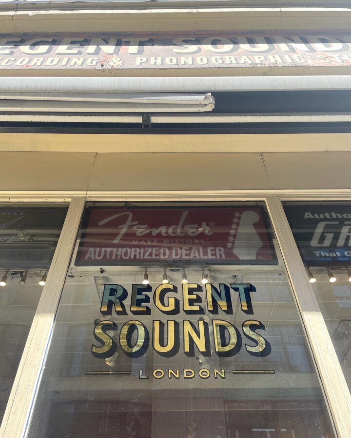 Nick Garrett Traditional signwriter London