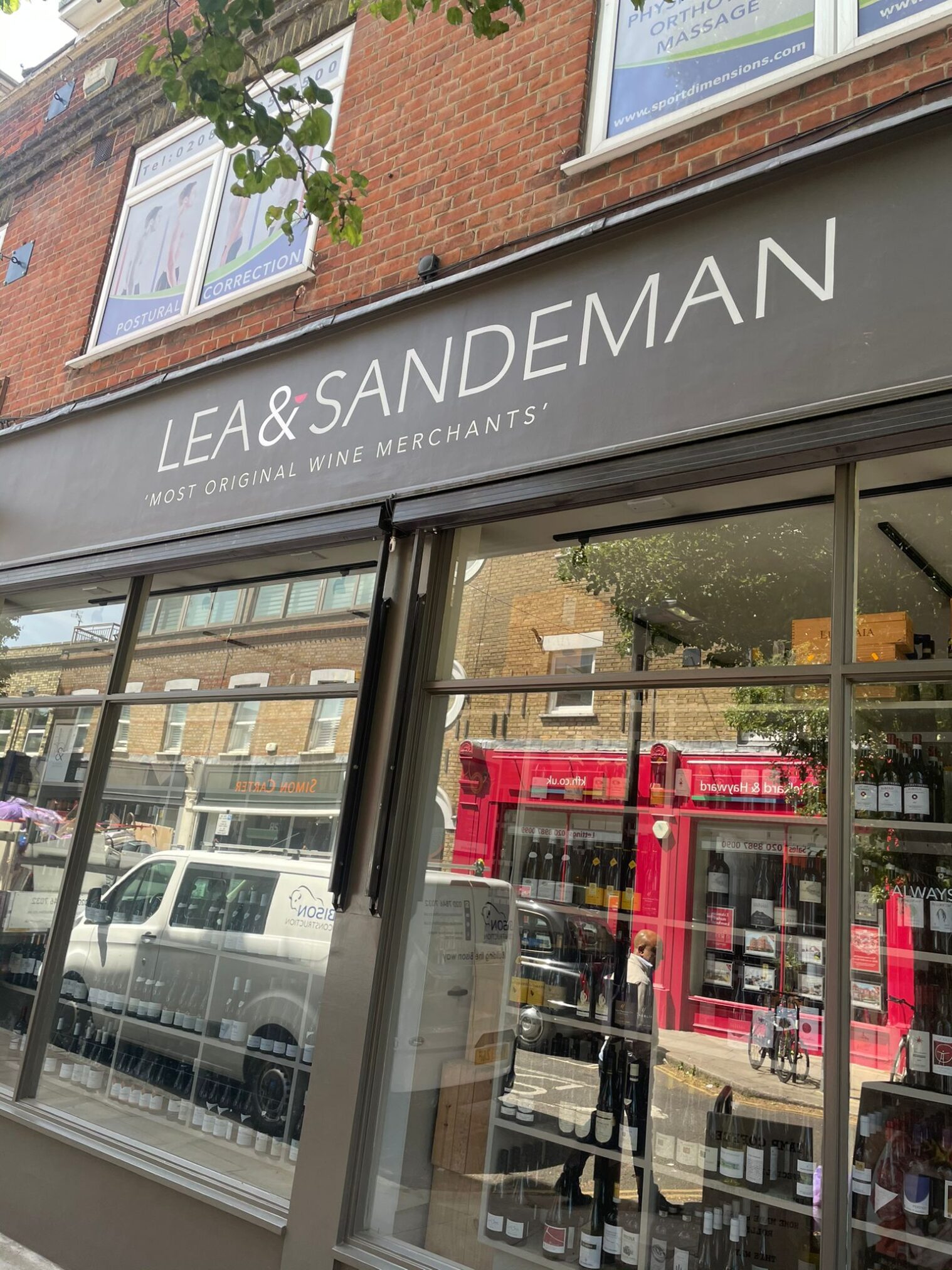 SIGNWRITING CHISWICK HIGH STREET NGS SIGNS | NGS Sign lettering & writing.